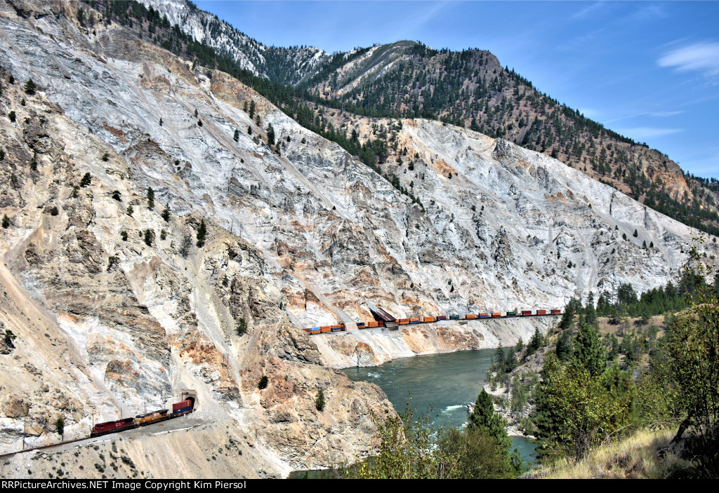 CP 8767 UP 5540 WB CN Ashcroft Sub